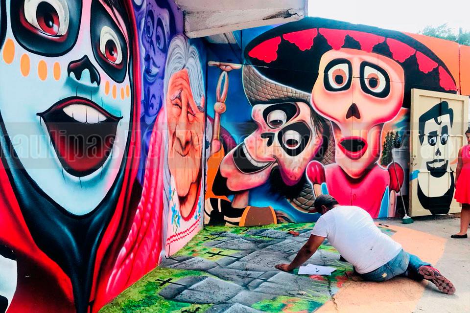 Hoy Tamaulipas - Realiza artista urbano mural de pelicula Coco en Matamoros