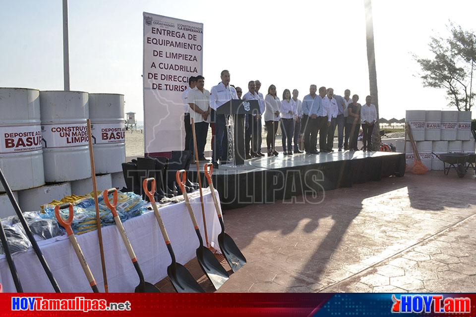 Hoy Tamaulipas - Dotan de equipamiento a cuadrillas de limpieza en Playa Miramar