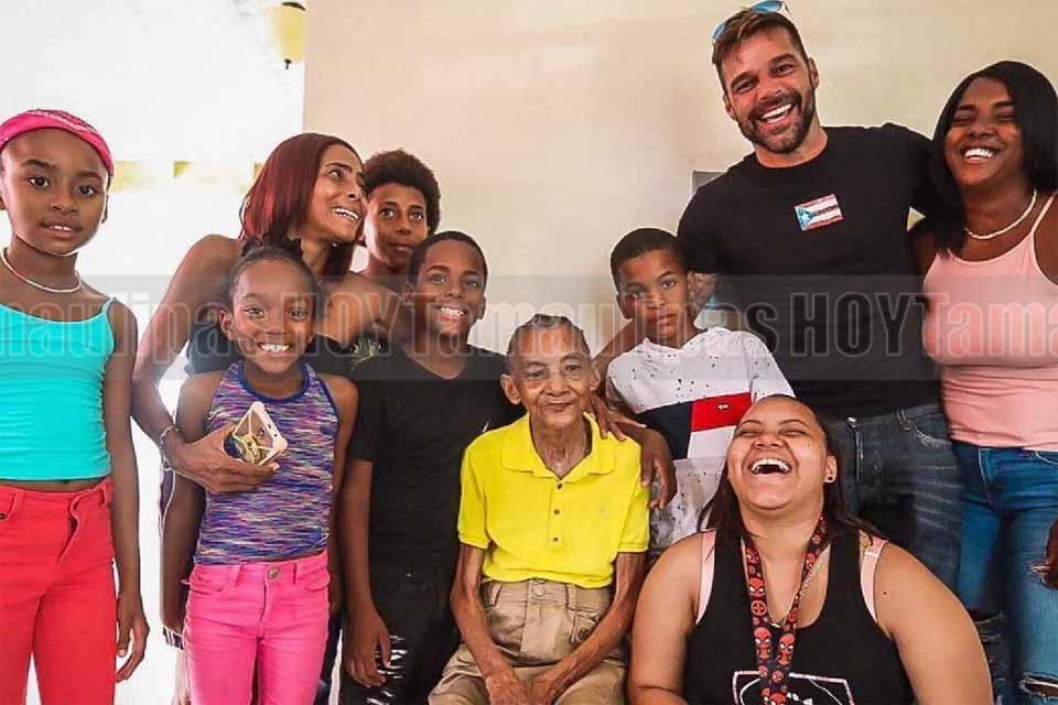 Hoy Tamaulipas - Ricky Martin entrega casas a afectados por Irma y ...