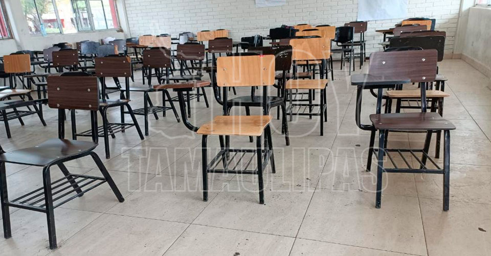 Hoy Tamaulipas - Tamaulipas Se instalo vitropiso en todas las aulas del Cbtis 135 de Matamoros