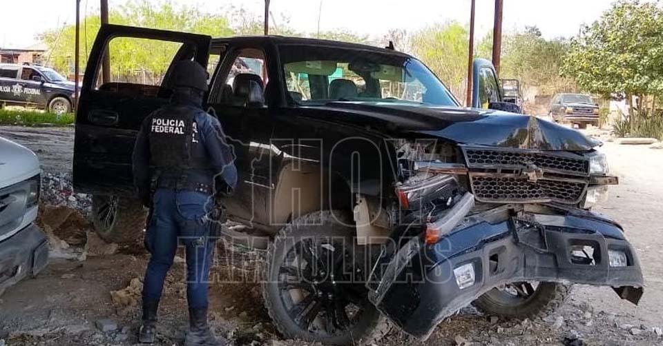 Hoy Tamaulipas - Persecucion y balacera en Reynosa aseguran vehiculos