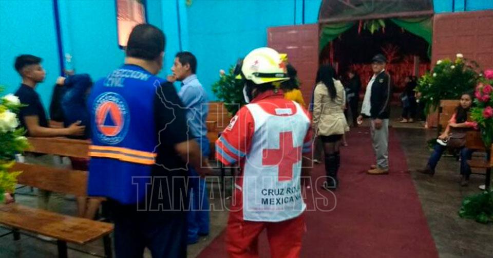 Hoy Tamaulipas - Cordoba Doce lesionados deja explosion de pirotecnia en capilla de Veracruz