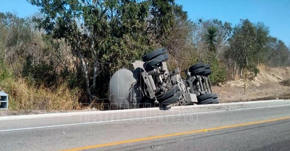 Hoy Tamaulipas - Accidente en Tamaulipas Cerrada carretera Monterrey- Tampico a la altura de ...