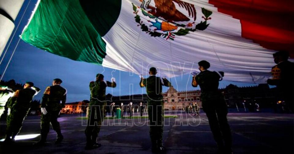 Hoy Tamaulipas - Foto del Dia: Día de la Bandera Mexicana