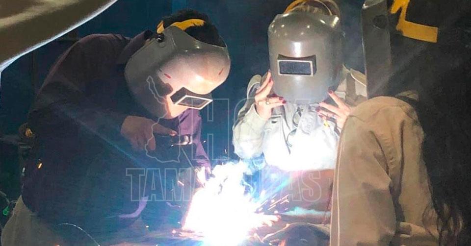 Hoy Tamaulipas - Tamaulipas Otorgan mas becas para Mujeres de Acero en ... Hoy Tamaulipas - Tamaulipas Otorgan mas becas para Mujeres de Acero en ...