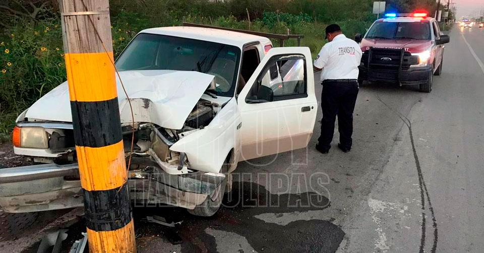 Hoy Tamaulipas - Choque en Tamaulipas Por falla mecanica conductor pierde el control y choca ...