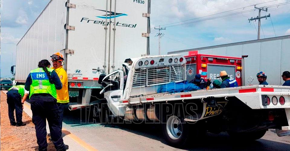 Hoy Tamaulipas Muerto En Tamaulipas Muere Prensado Al Chocar Contra