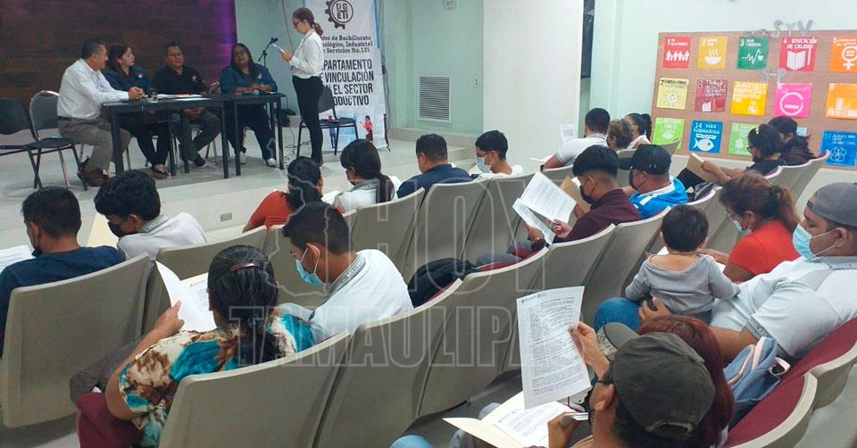 Hoy Tamaulipas - Tamaulipas Firma el CBTis 135 convenio con empresa de Matamoros