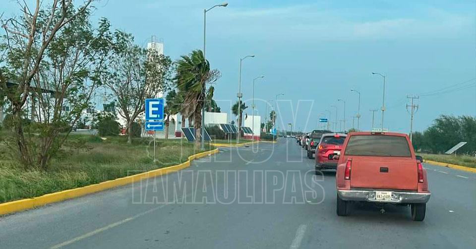 Hoy Tamaulipas - Tamaulipas Largas filas para cruzar la frontera en ...