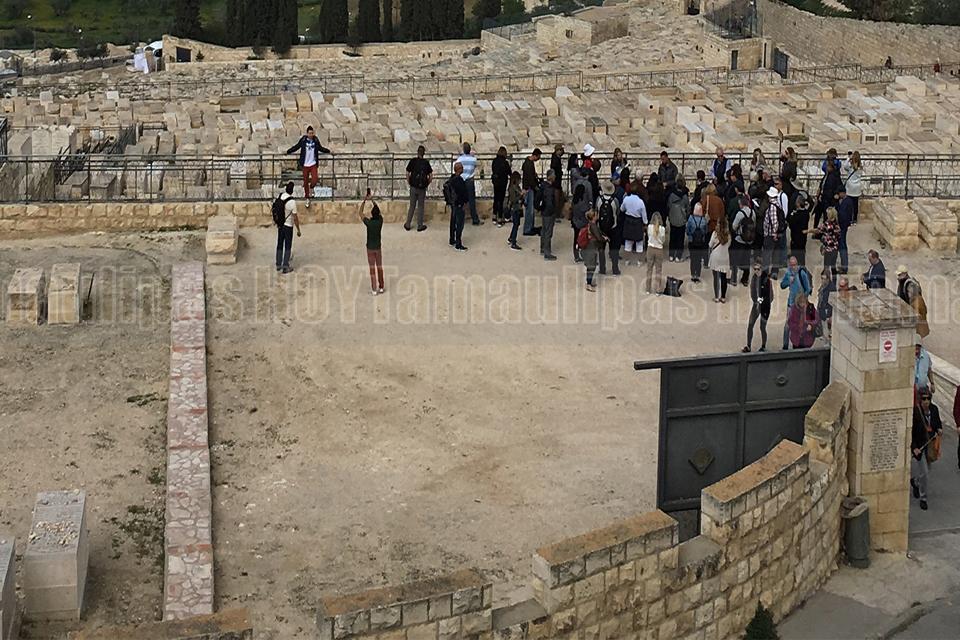Hoy Tamaulipas - Foto del Dia: En Jerusalén convergen fieles